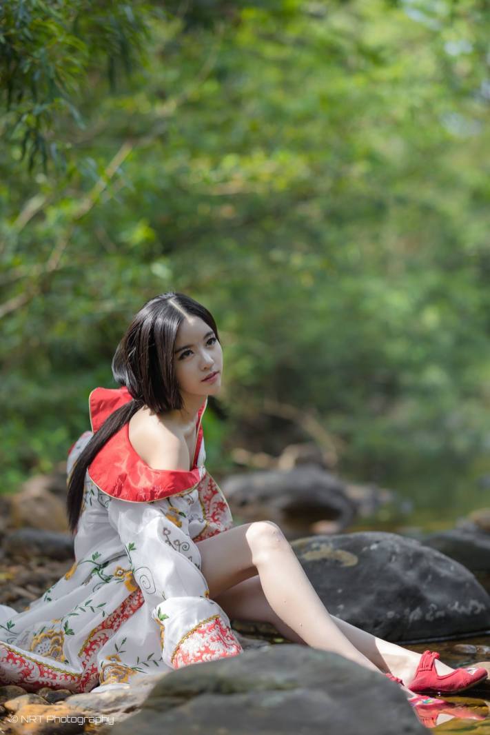 Hình Ảnh - Model Punrada Ratchahiranpokin hóa thân thành Tiểu Long Nữ ...